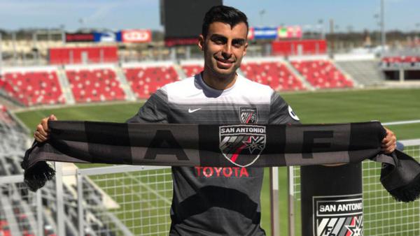 Texas Native Niño Signs with San Antonio