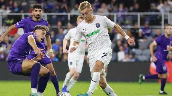 Switchbacks add full back Patrick Seagrist for new season