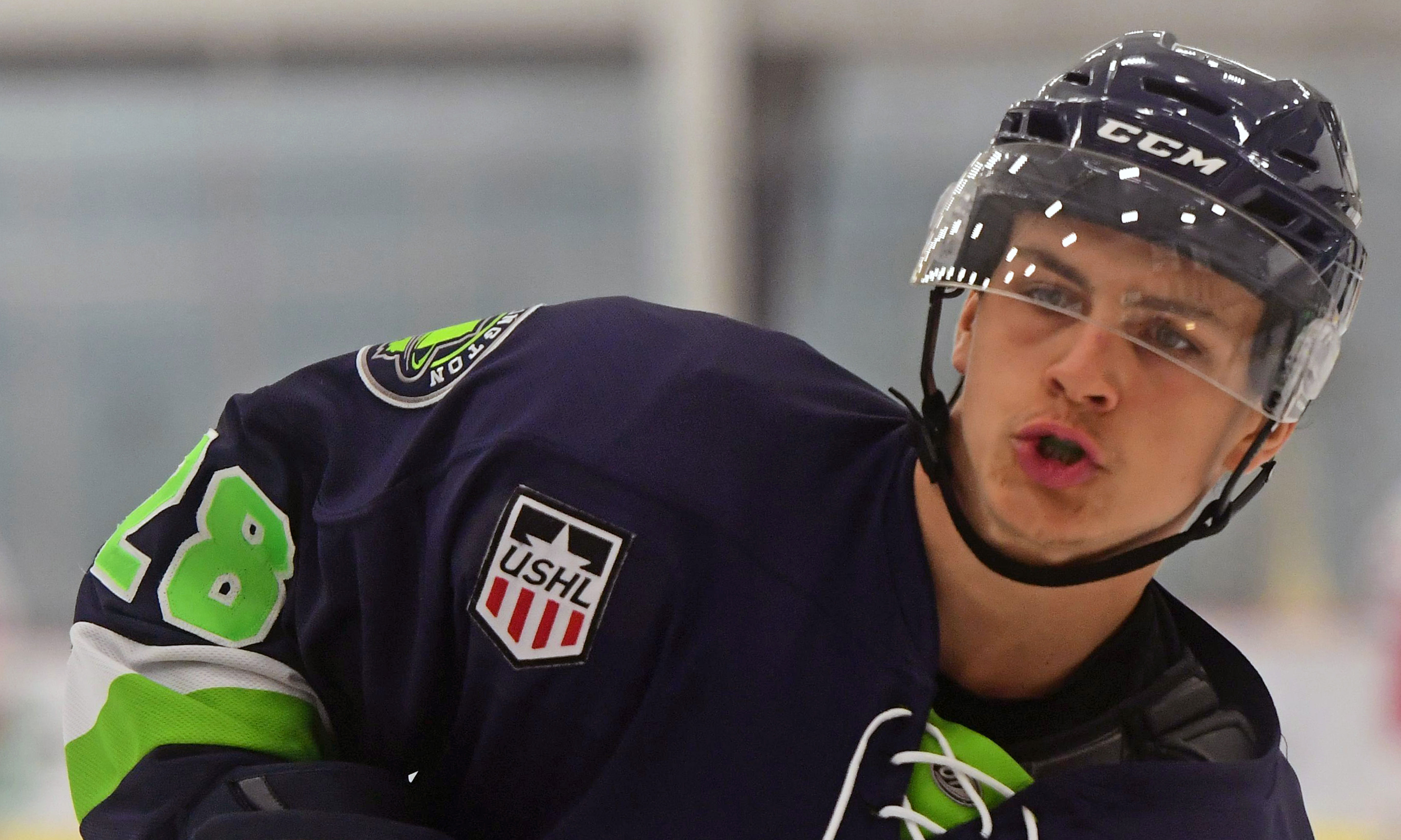 Reifenberger Commits to UMass